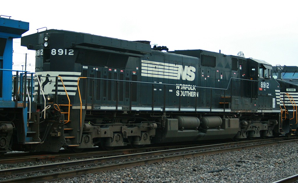 NS 8912